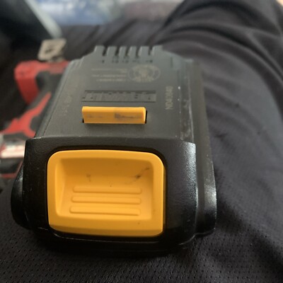 DeWalt DCB207 1.3Ah 20V MAX Lithium-Ion Battery Pack (Single Battery ...