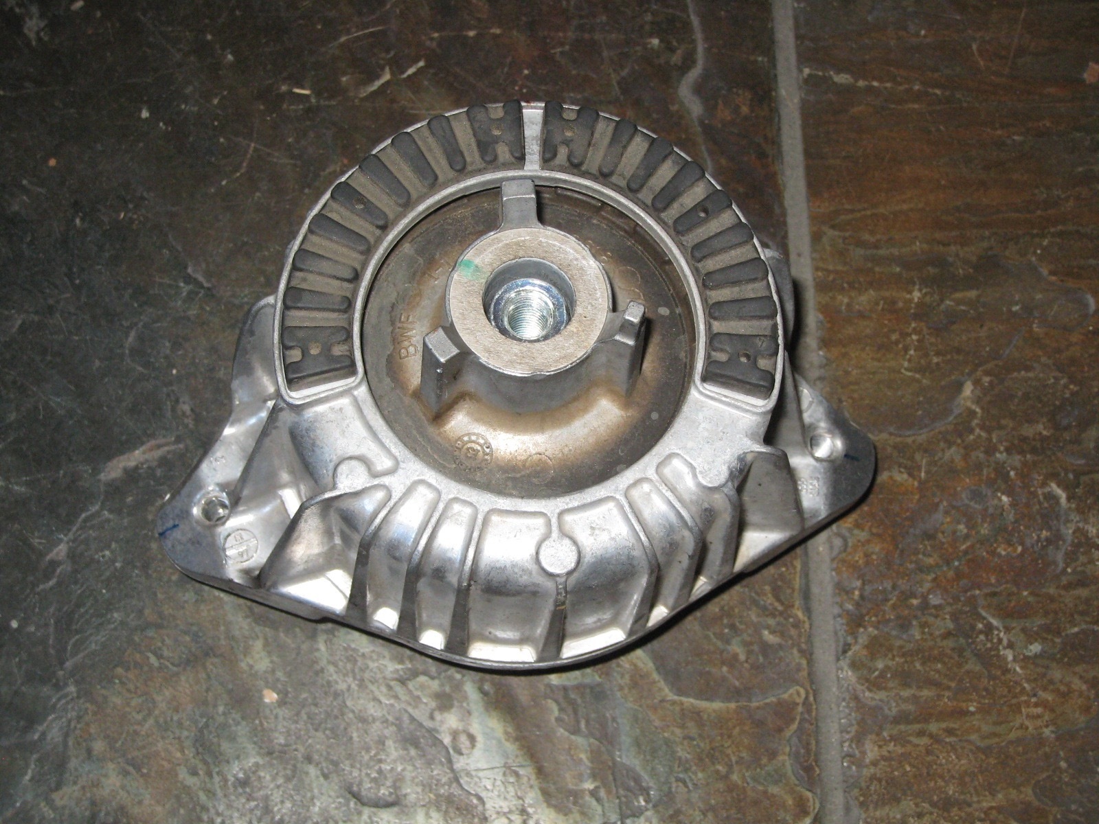 MERCEDES W212 E CLASS ENGINE FRONT RIGHT MOTOR MOUNT, PART# 2122406417 ...