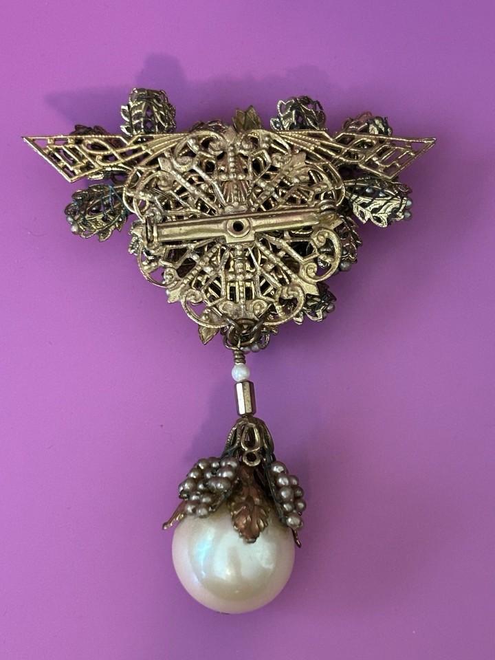 Miriam Haskell-style Grape Faux Pearl & Gold Tone Cluster Dangle ...