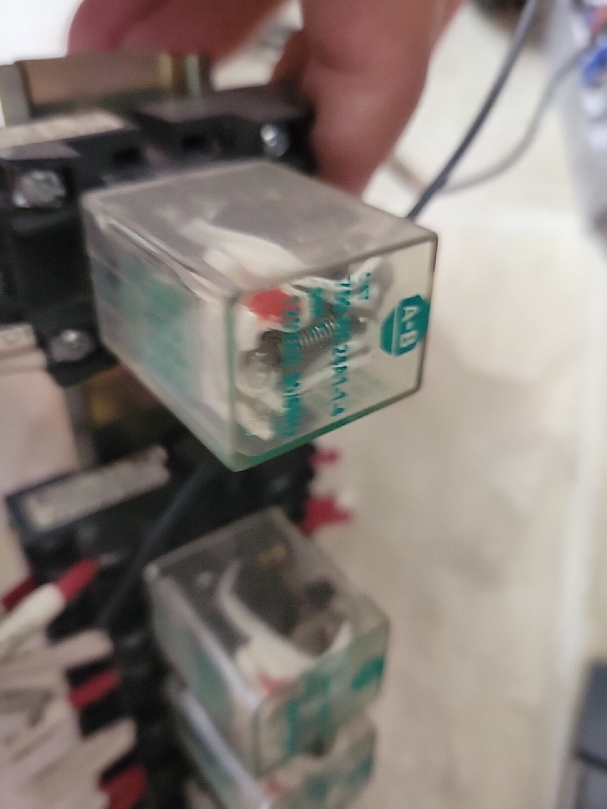 Allen Bradley 700-HC24A1-1-4 Ser C Relays & 700-HN128 Ser B Base (Lot ...