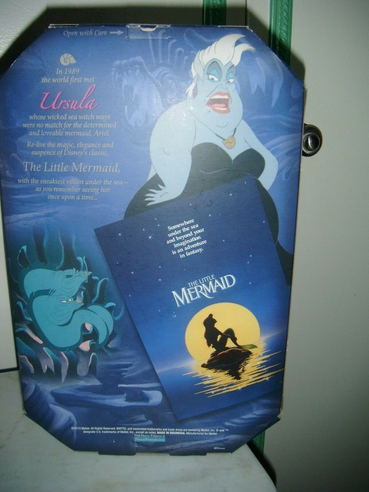 DISNEY SIGNATURE COLLECTION - URSULA (figurine) | eBay