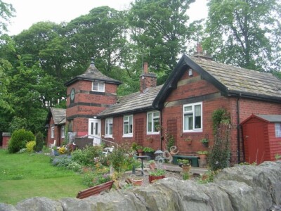 Photo 6x4 Memorial Cottages - Forge Row Pudsey/SE2233 c2011 | eBay UK