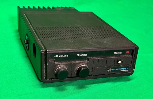 Motorola MAXAR 80 UHF 2 Frequency Wideband Mobile Radio / Repeater ...