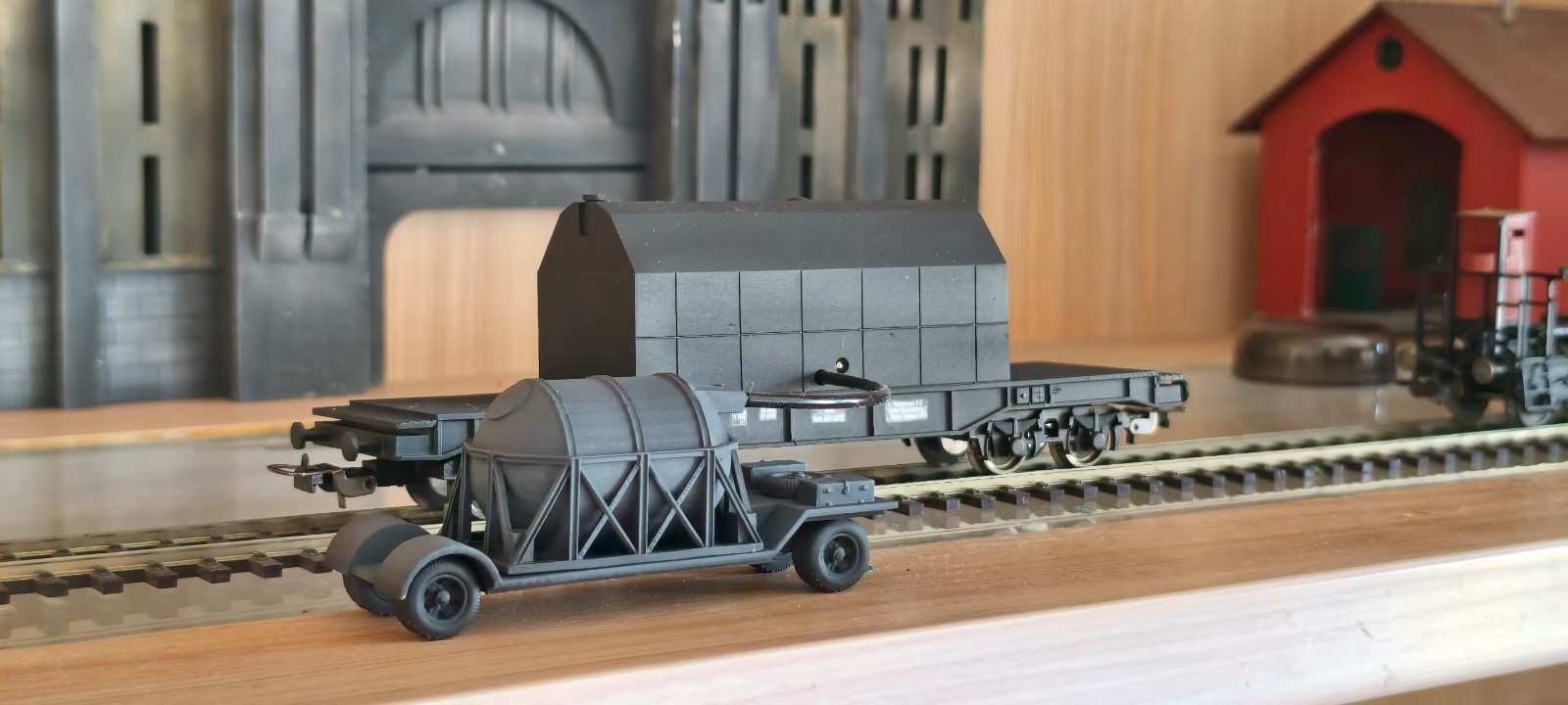 Using liliput metal wheels Ho DC DRG Railway V2 rocket fuel transport ...