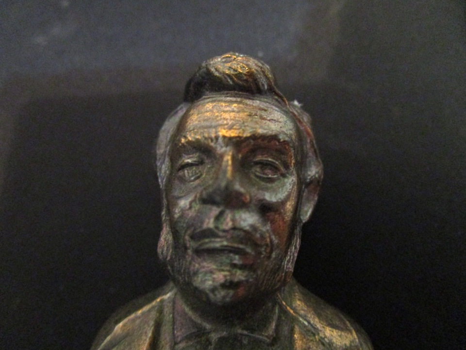 ABRAHAM LINCOLN Miniature Metal Bust 1960s 2.5" Tall desk paper weight ...