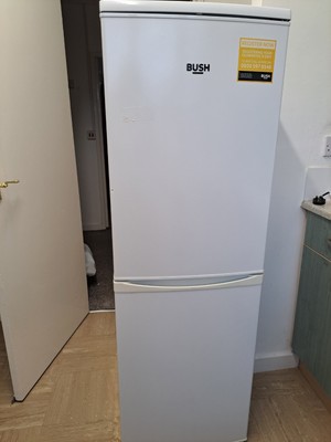 Bush Fridge Freezer In White,.bottom Freezer And Fridge At The.Top ...