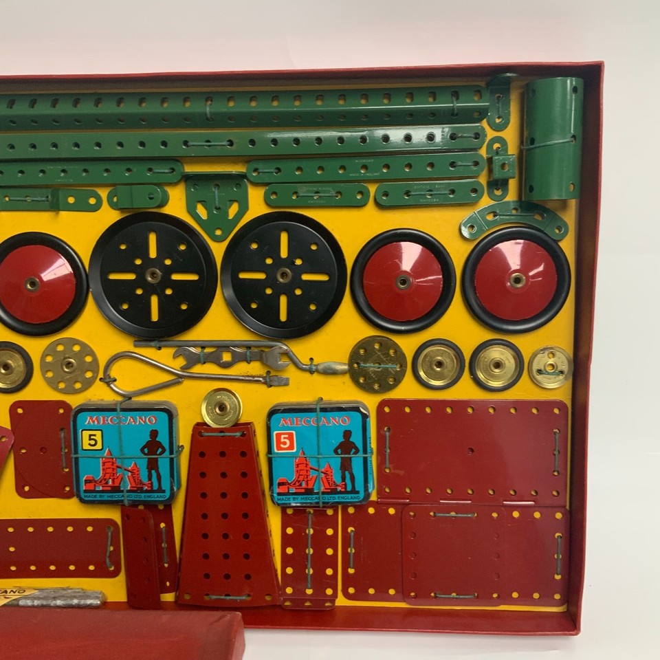 Meccano Build Hundreds of Models Set 5 Outfit NEW Unbuilt With Manual ...