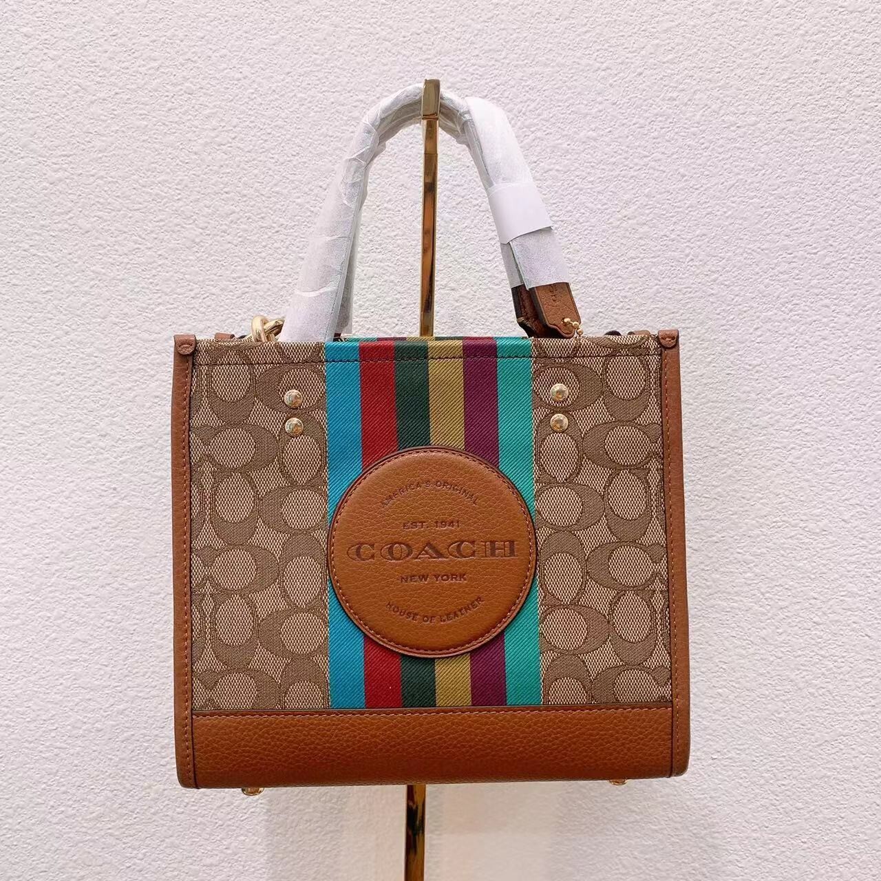 NWT Coach Dempsey Tote 22 In Signature Jacquard With Stripe And Coach ...