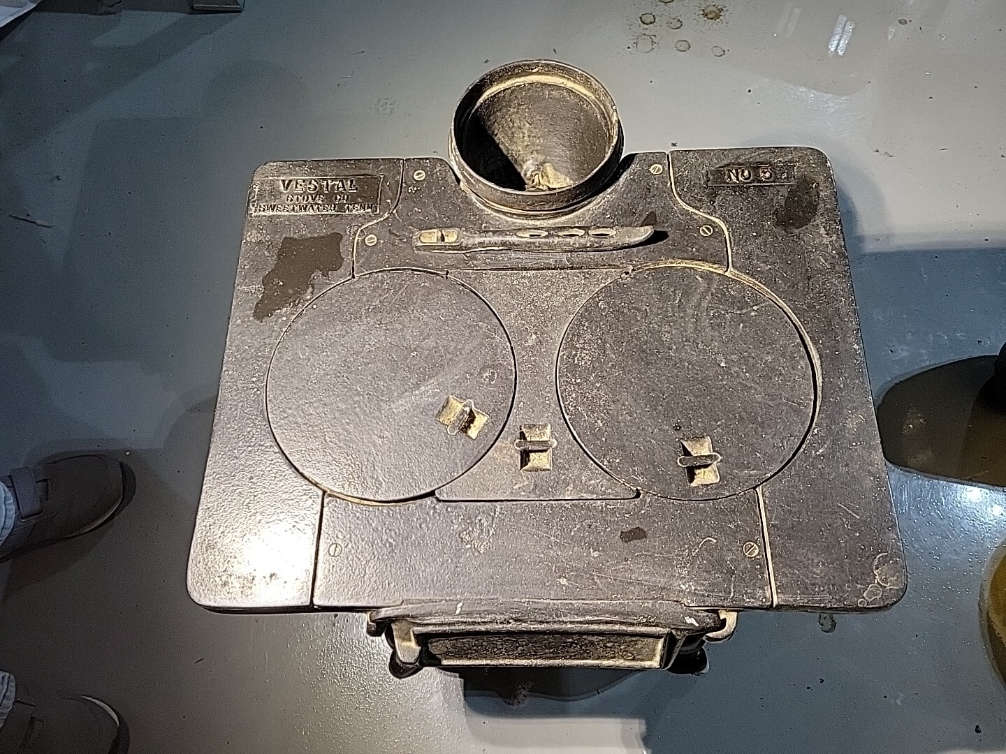 Antique Old VESTAL STOVE CO SWEETWATER TN #5 CAST IRON SMALL COAL STOVE ...