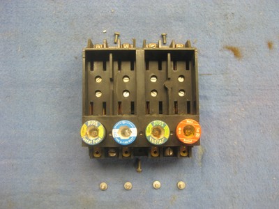 Fuse Blocks & Holders - Pull Out Fuse Block