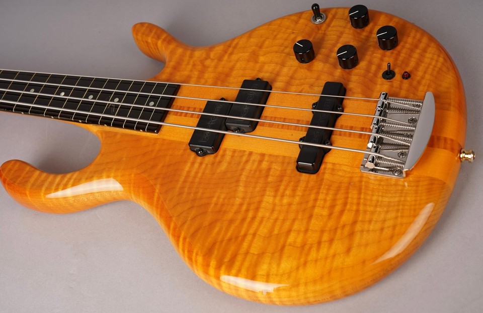 Pedulla Buzz Fretless Bass - 1986 - Amber w/HSC | eBay