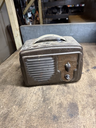 Vintage Art Deco 1940s Temple Superhet Electric Tube Radio Metal Tin ...