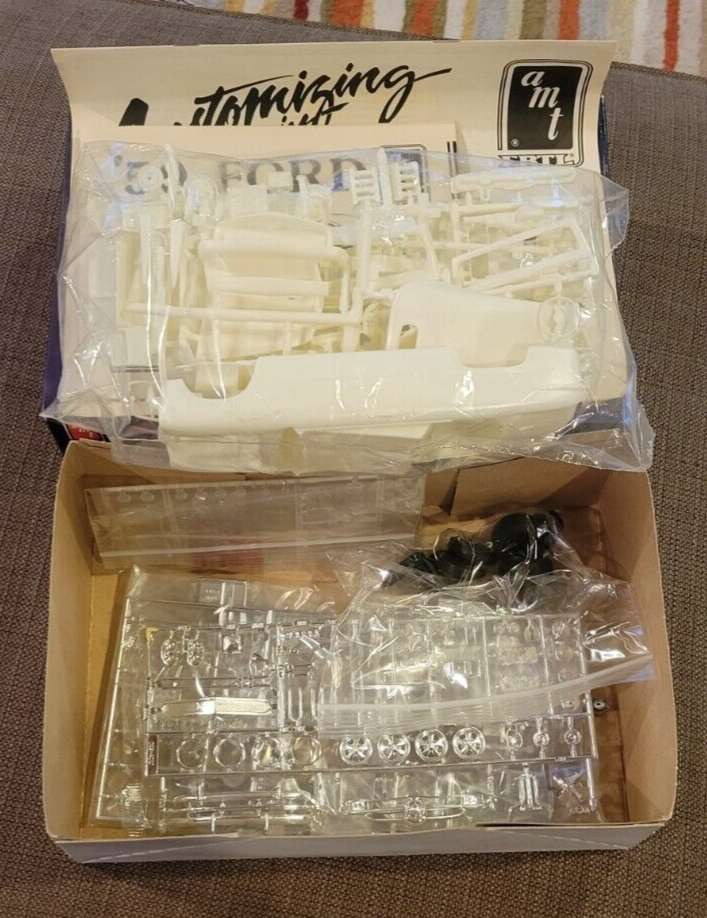 VINTAGE AMT Customizing Series 1:25 1950 Ford Convertible Model Car Kit ...