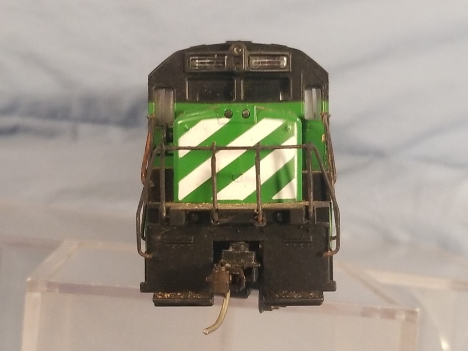 Athearn HO Scale GE U28B Diesel Locomotive Burlington Northern #5450 ...