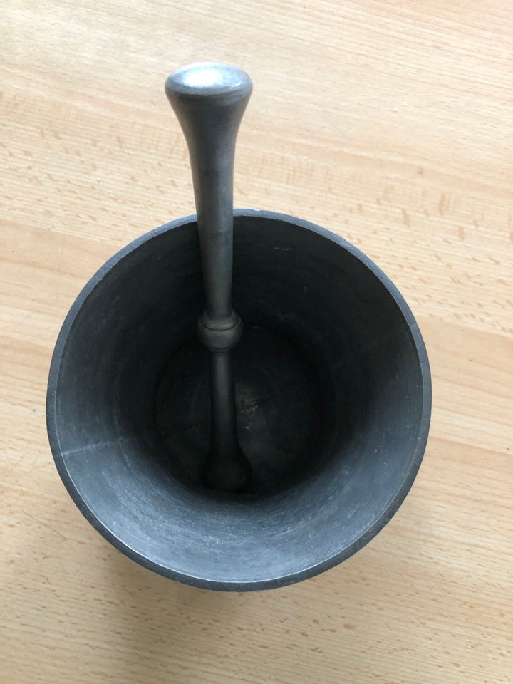 Mörser mit Stößel aus Zinn / Stempelmarken Fein ZINN | eBay.de
