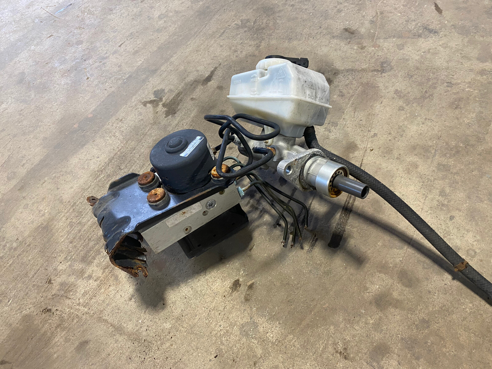 1999-04 Volvo V70 V70XC V70R S70 ABS Brake Pump Control Master Cylinder ...