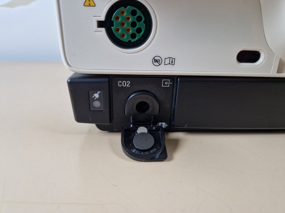 LifePak 20E monitor with hard paddle + ECG cable + therapy cable - 2018 ...