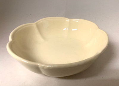 McCoy USA #7528 Serving Fruit Bowl Beige Scalloped Edge Vintage MCM ...