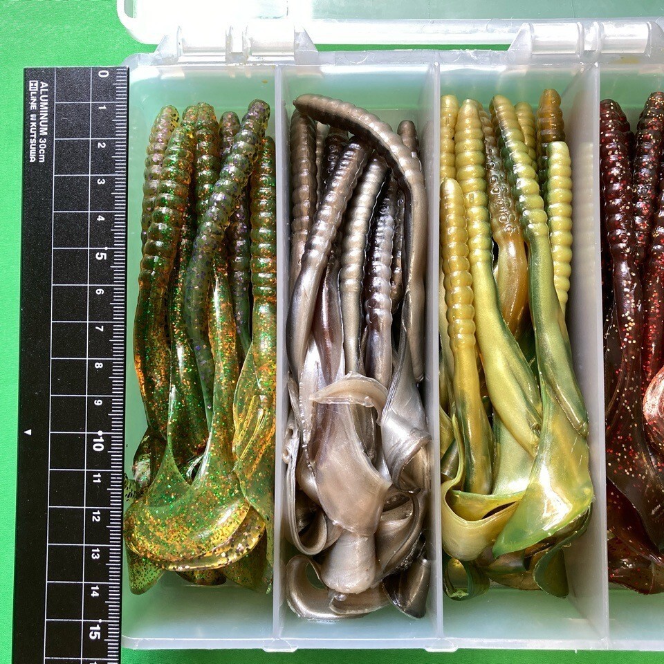 814800 Old Worms, large lot, worm set, 5in1 worms, Twin Teez Super Grub ...