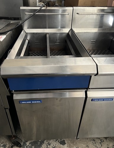 BLUE SEAL GT46 TWIN TANK 2 BASKET LPG GAS FRYER FWO, MANY OTHER FRYERS ...