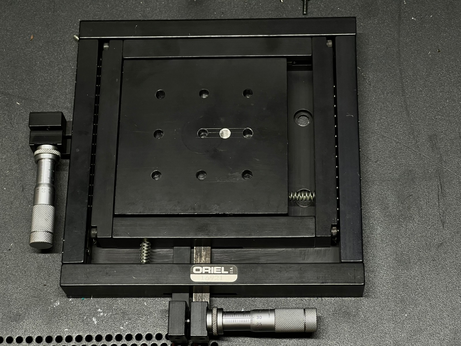 Oriel 16921 15mm travel 95 mm linear XY stage with micrometers | eBay