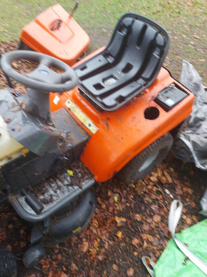 Husqvarna Cth151 Ride On Mower Spares Or Repair failed transmission ...