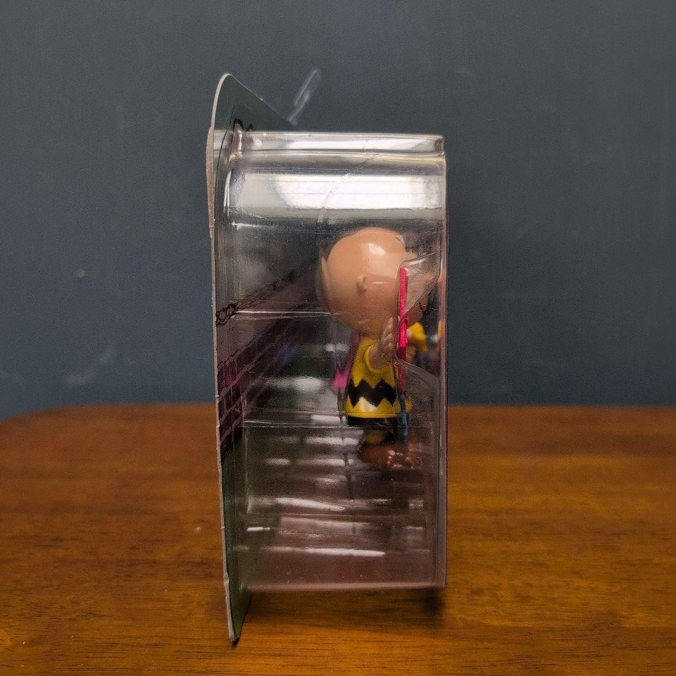 Snoopy Peanuts Toys R Us Limited Figure Set | eBay