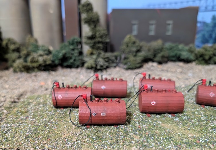 1/87 HO Scale Custom Built Set Of 2 Above Ground Gas/Diesel Storage ...