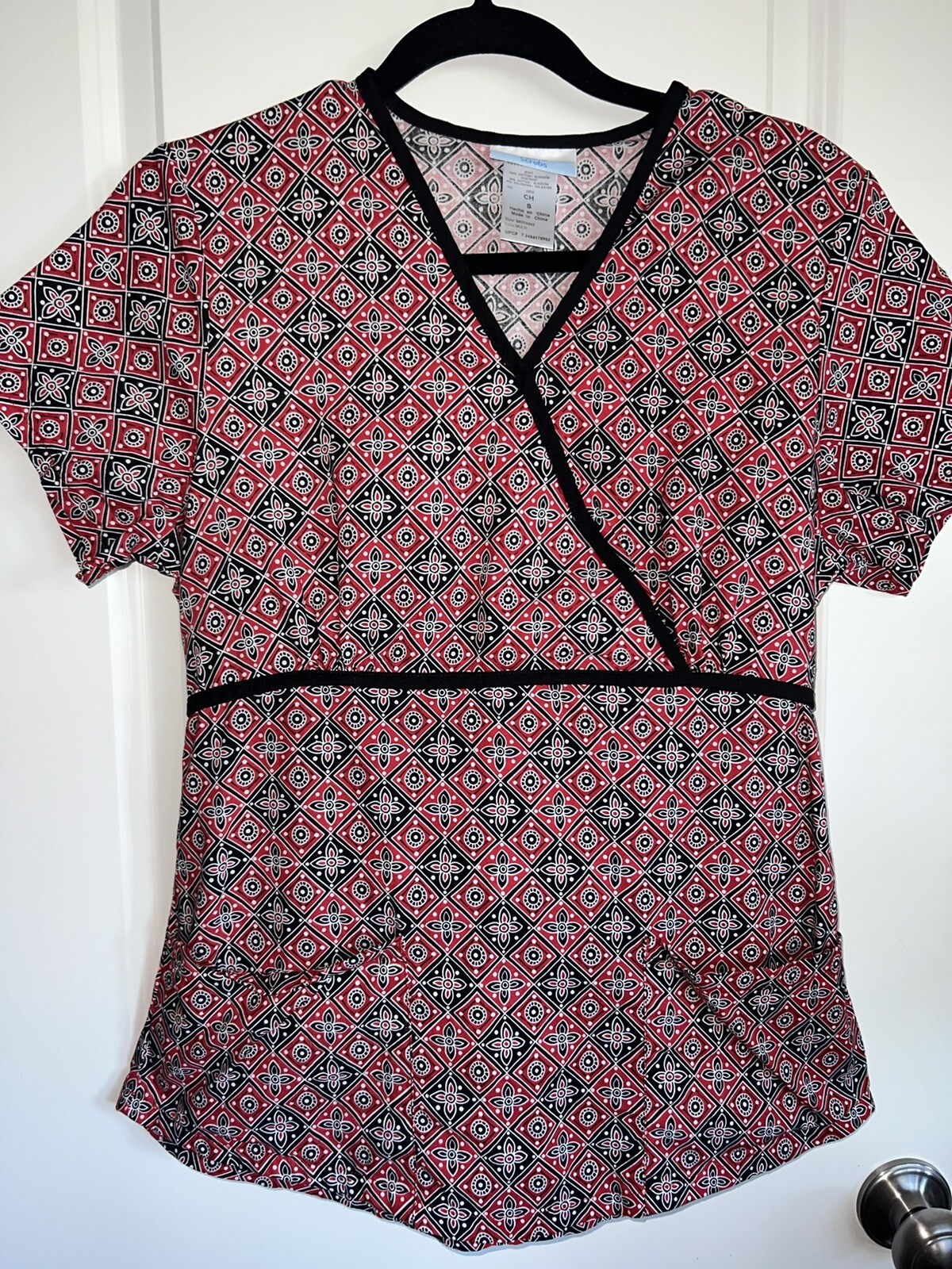 SB Scrubs Red Black Diamond Pattern Scrub Top Short Sleeve SIZE SMALL ...