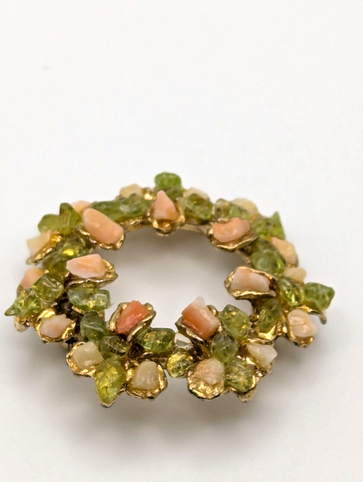 Vintage Beautiful Gold Tone Coral & Peridot Olivine Wreath Brooch Pin ...