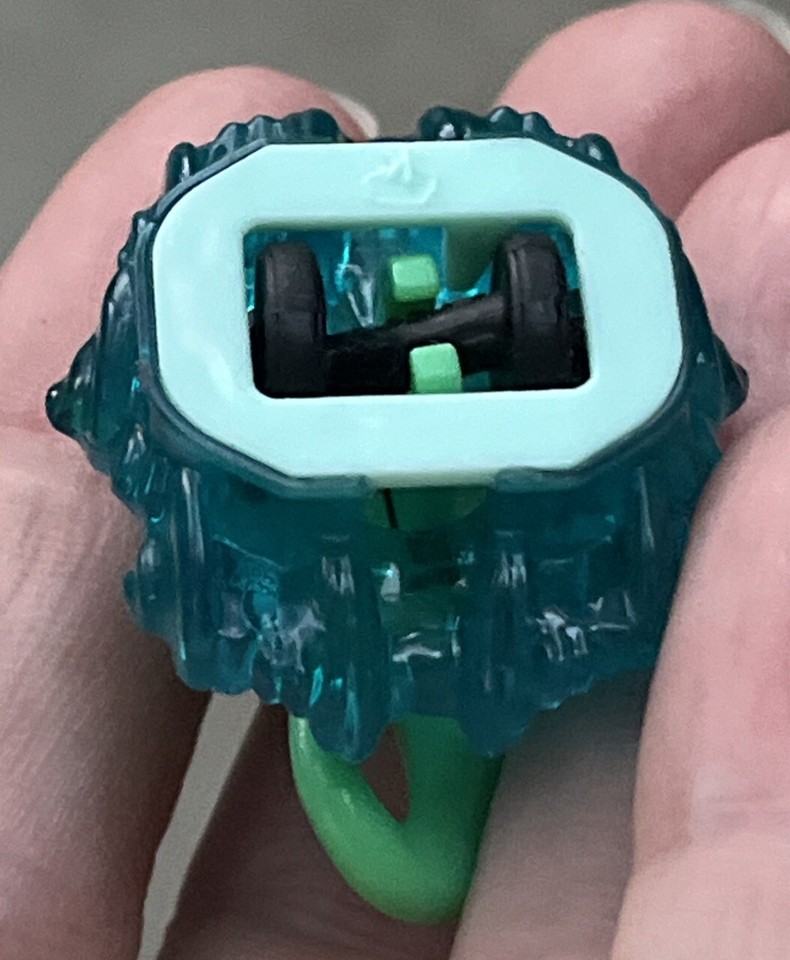 Kinder Surprise Toy Natoons IGUANA DV051 Lizard Green Collectible ...