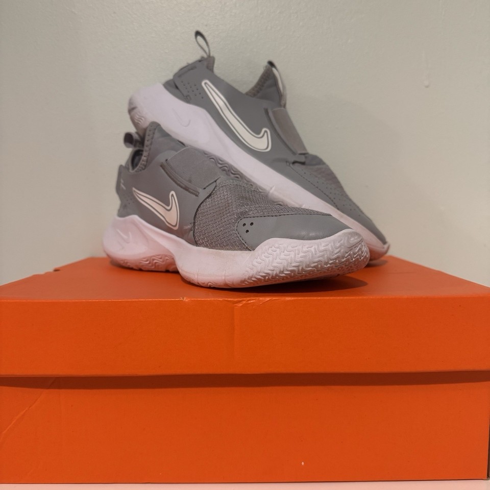 Nike Kids' Flex Runner 3 Road Running Shoes in grey and white UK 5 ...