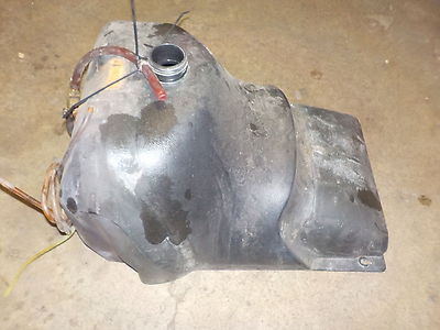 2000 Polaris RMK 700 Gas Tank / Fuel Tank