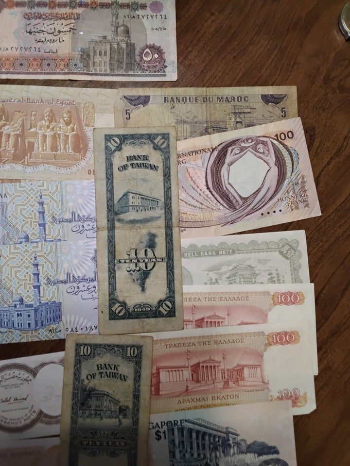 Circulated Lot of 28 Foreign Banknotes World Paper Money Currency Plus ...