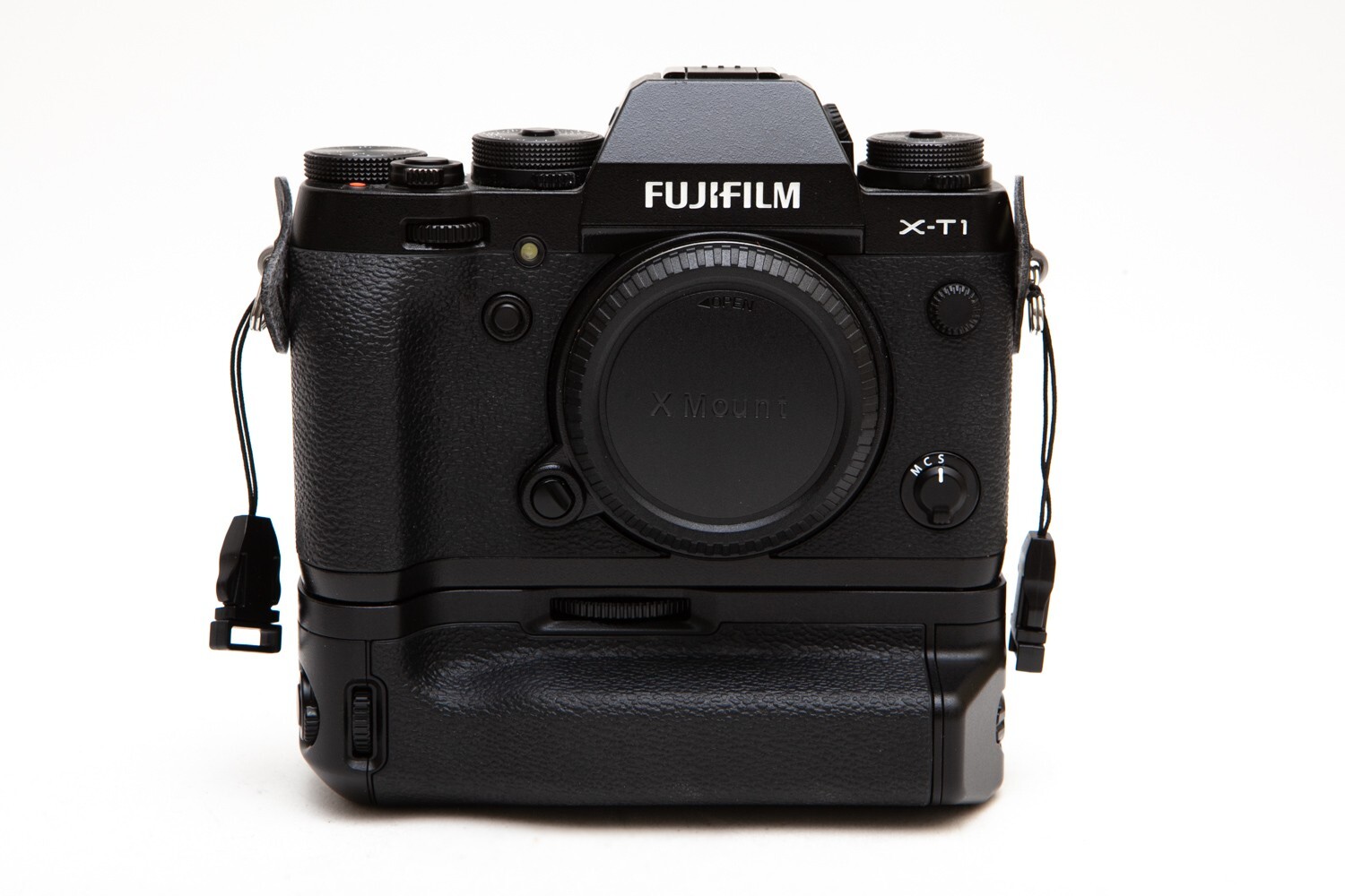 Fuji Fujifilm X-T1 Kit XT1 XT-1 16.3MP (Black) + Grip & Tons of Extras ...