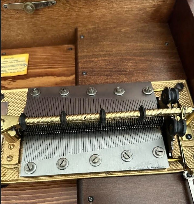 Regina Music Box Model 50 Mahogany Serpentine | eBay