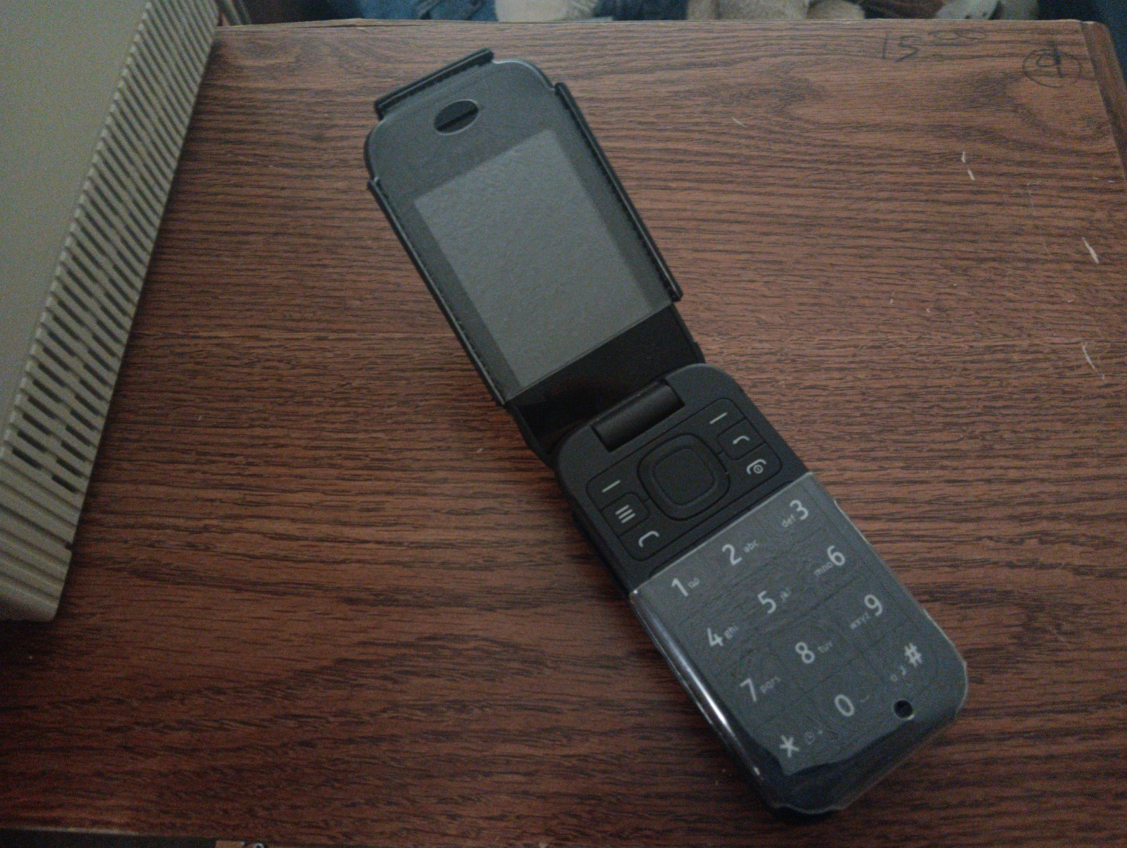 Nokia 2760 Flip 4G LTE N139DL Cellphone 2.8" 5MP Locked Tracfone Kaios ...