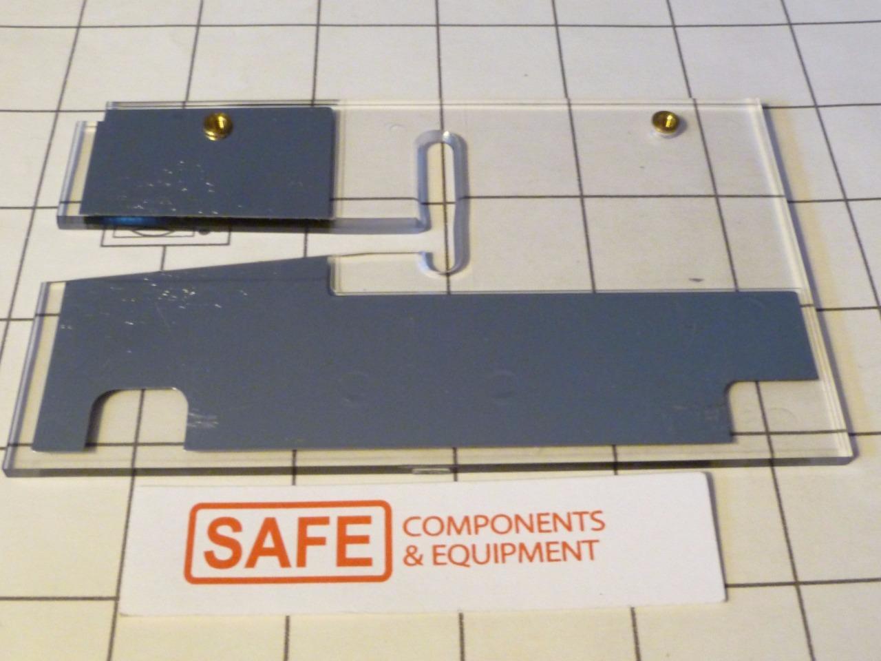 AMP 679532-1 AMP-O-LECTRIC Lexan Insert Guard Mod G TE-Connectivity QTY ...