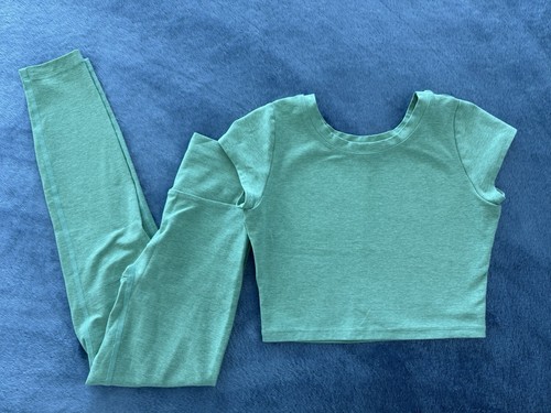 135$ Bombshell Sportswear Movement Leggings + Fit Fam Active Tee Set ...