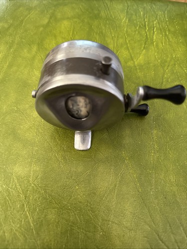 Old Vintage ZEBCO SUPER MODEL 22 Spincast Reel - Ball Thumber - Silver ...