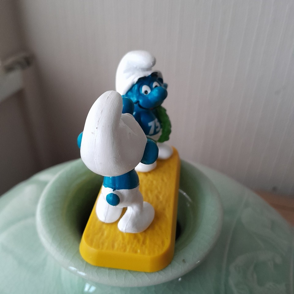SMURF BP 75TH ANNIVERSARY Handshake Rare 75 Th ANN SMURFS PEYO | eBay UK