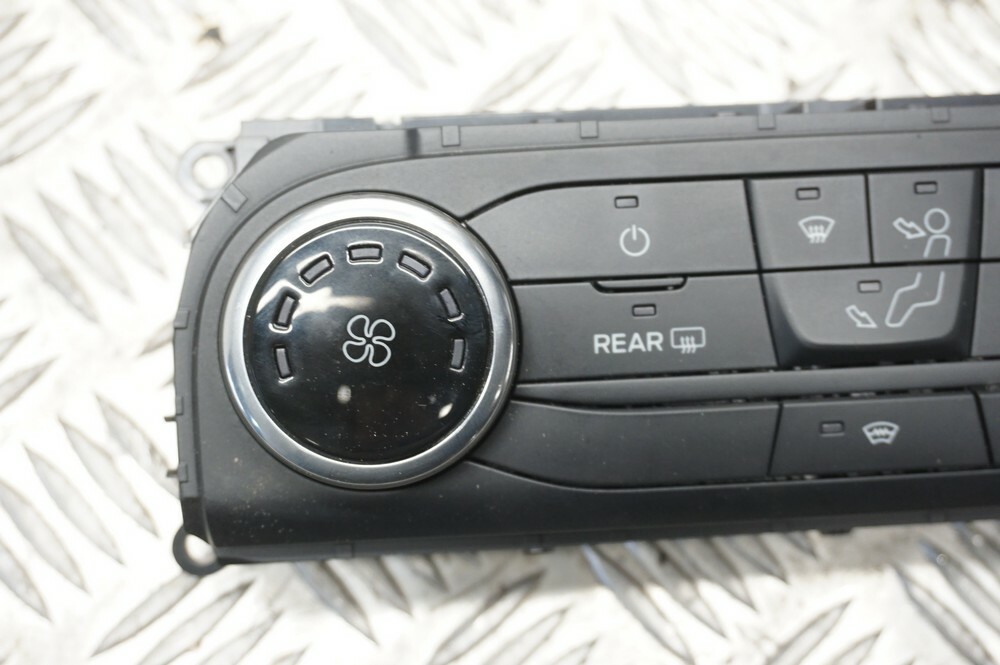 FORD FIESTA MK8 A/C HEATER CLIMATE CONTROLS 2018-2020 CP19 | eBay