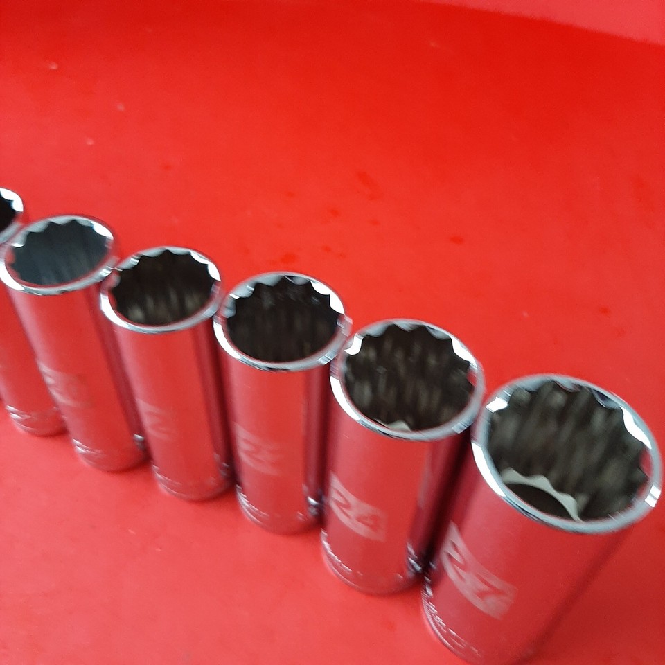 CRAFTSMAN Easy Read 15 Piece 1/2" Drive Deep Metric 12 Pt Socket Set ...