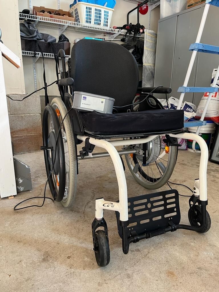 InvaCare E-motion Power Assist Wheelchair (powerwheels) & Alber e ...