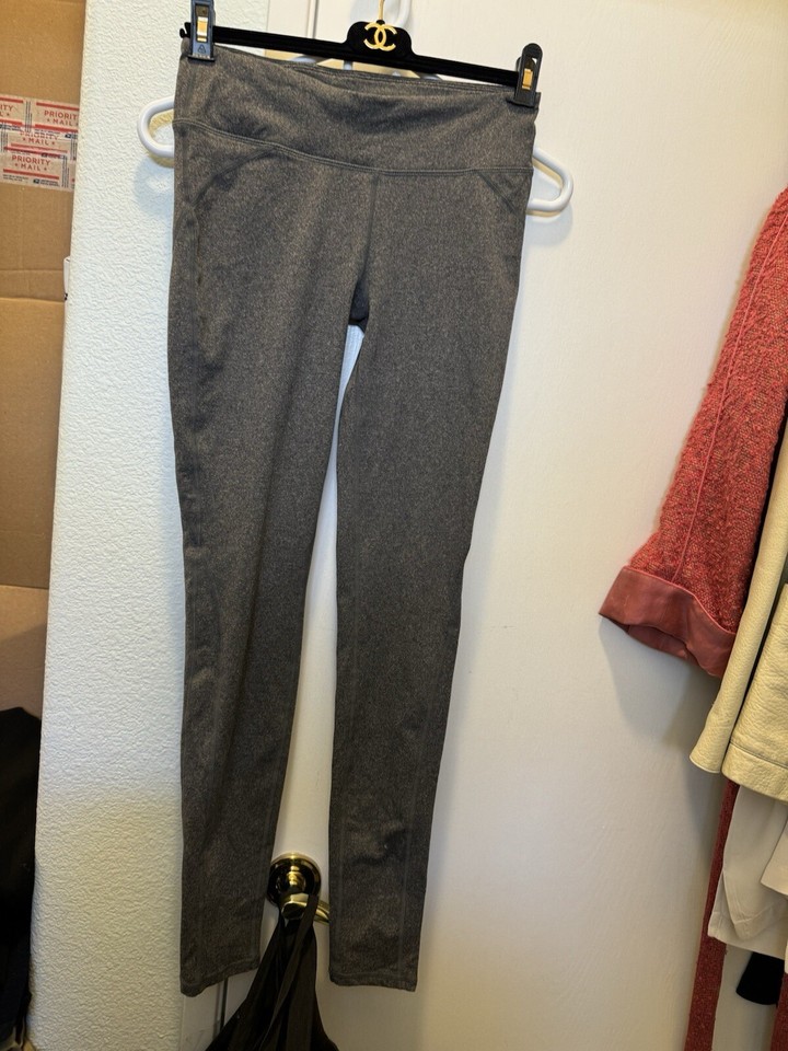 FABLETICS LOGO COMPRESSION COMFY ELASTIC-WAIST GRAY STRETCH YOGA ...