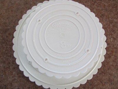 2 Wilton Decorator Preferred Cake Plates 8"-10" Scalloped Edge | eBay