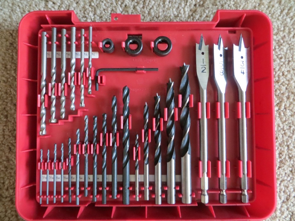 CRAFTSMAN 94 PIECE DRILL BIT / SREWDRIVER BIT / HOLE SAW TOOL SET WITH ...