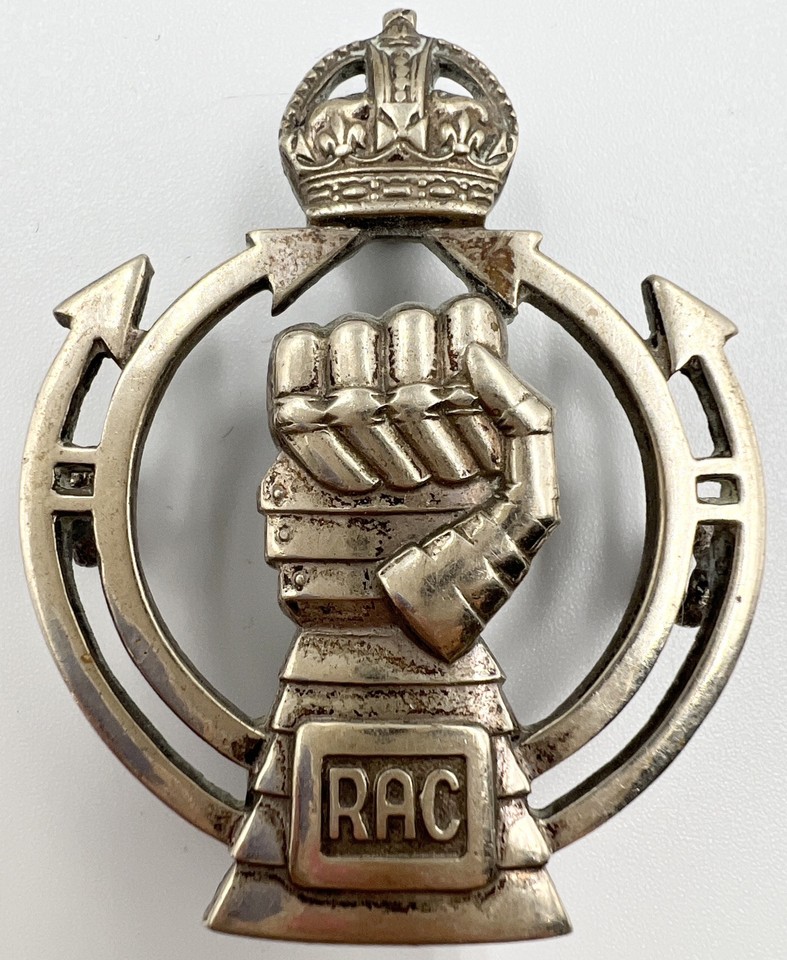 Genuine WW2 Royal Armoured Corps Officers Silver Cap Badge Gaunt Maker ...
