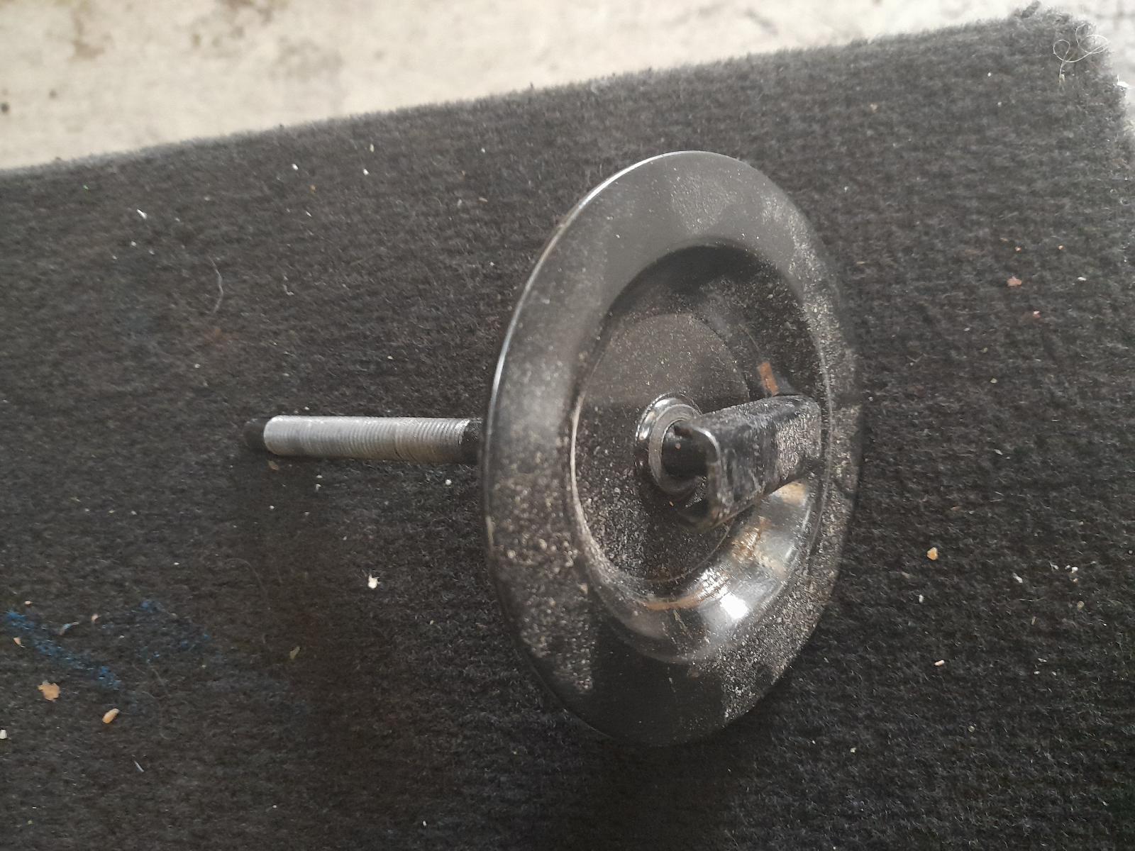 VT-VX COMMODORE SPARE WHEEL HOLD DOWN BOLT SUIT STEEL WHEEL #39320 ...