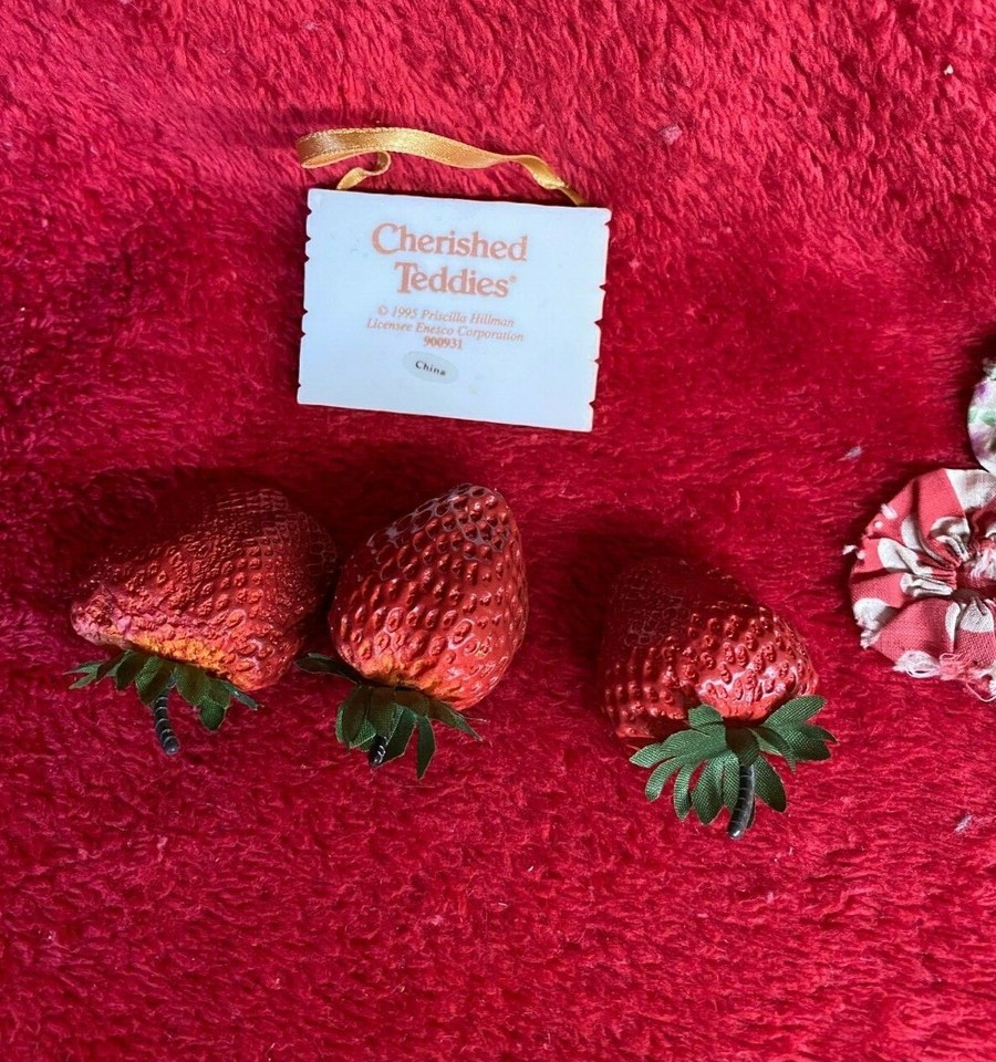Vtg Miniature Strawberries with Mini Down Strawberry Lane Sign Resin ...